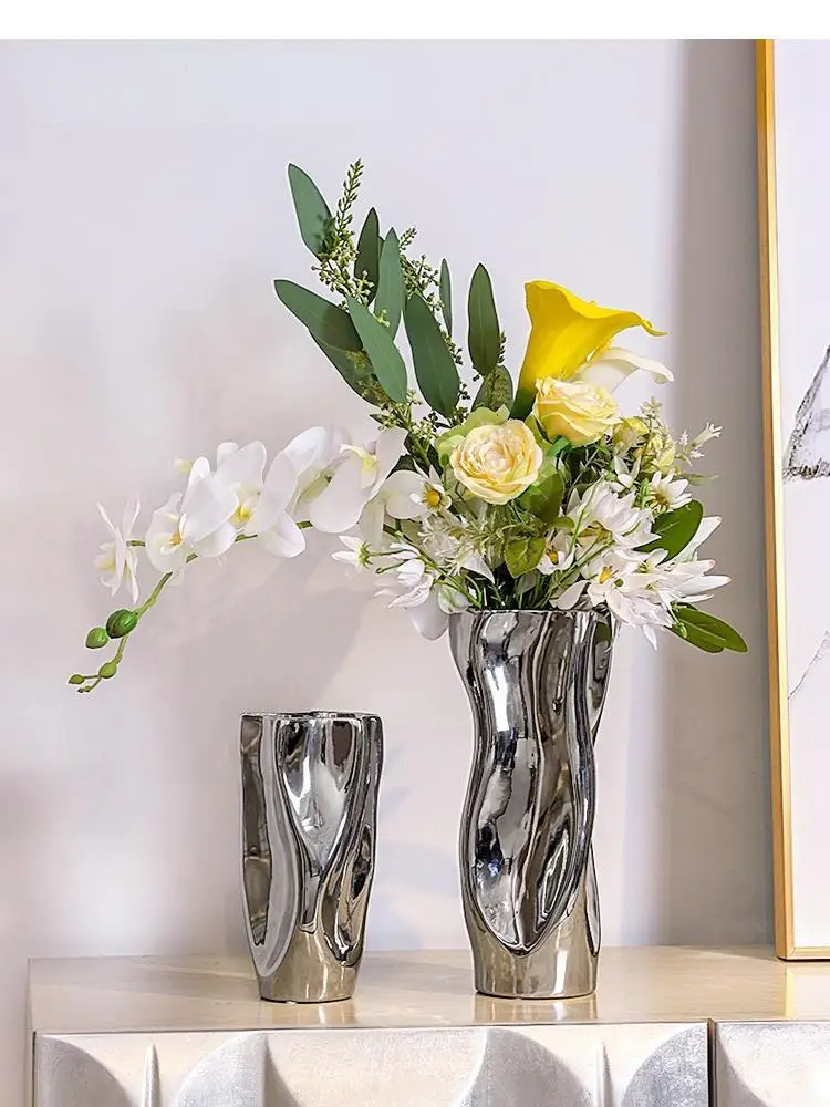 Modern Silver Vases - Culturizm